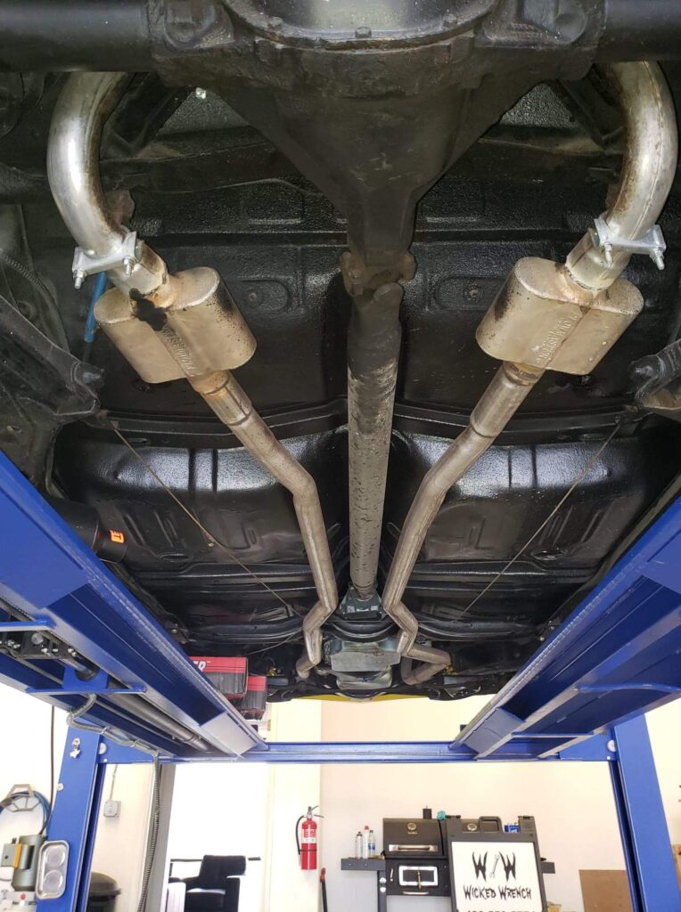 Custom dual exhaust with 40 series Flowmaster - Wicked Wrench